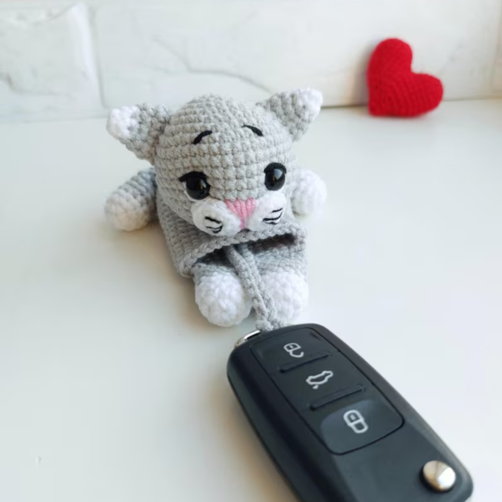 Cat Key Car Cover Crochet Pattern – Yarnara crochets pattern